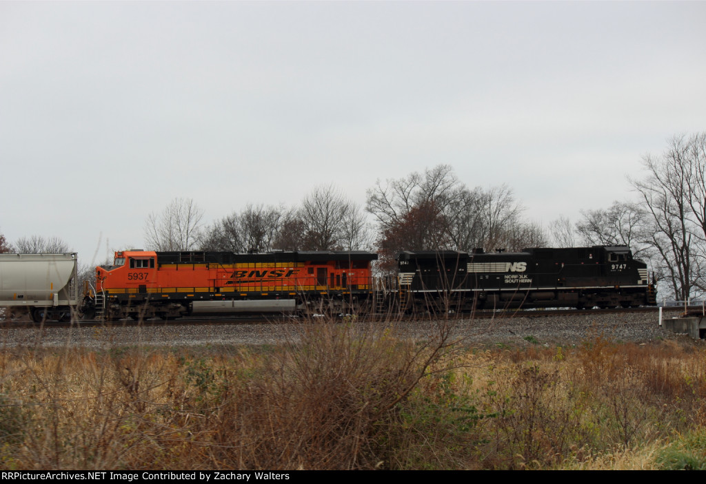 NS 9747 BNSF 5937
